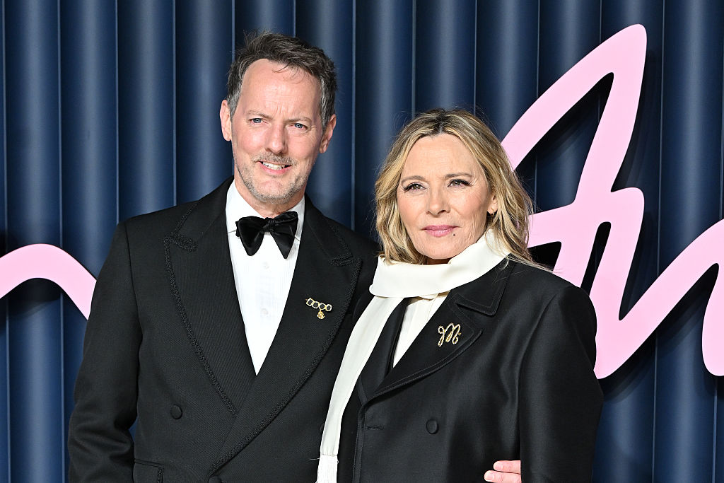 Kim Cattrall stapt in het huwelijksbootje met grote liefde Thomas Russell