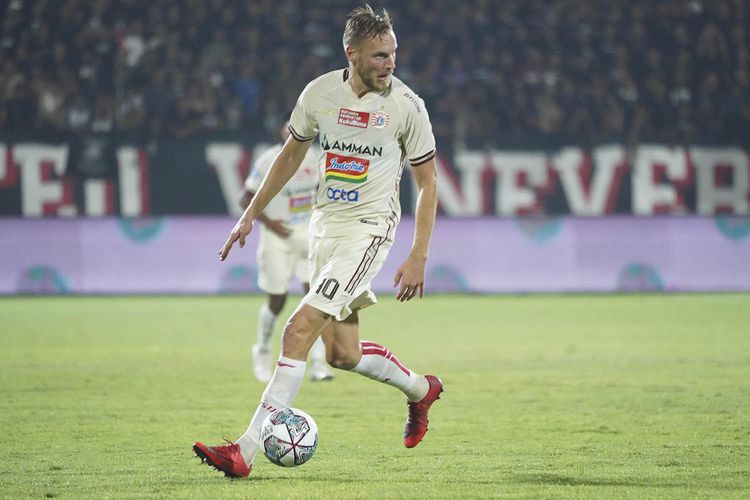 Gagal move on! Koreografi blitzkrieg The Jakmania bikin eks bintang ...