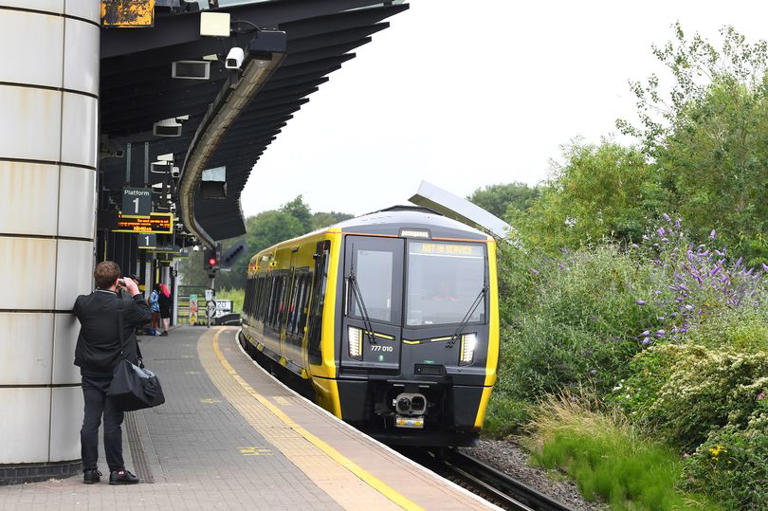 Liverpool Council backs calls to bring Merseyrail back into public control