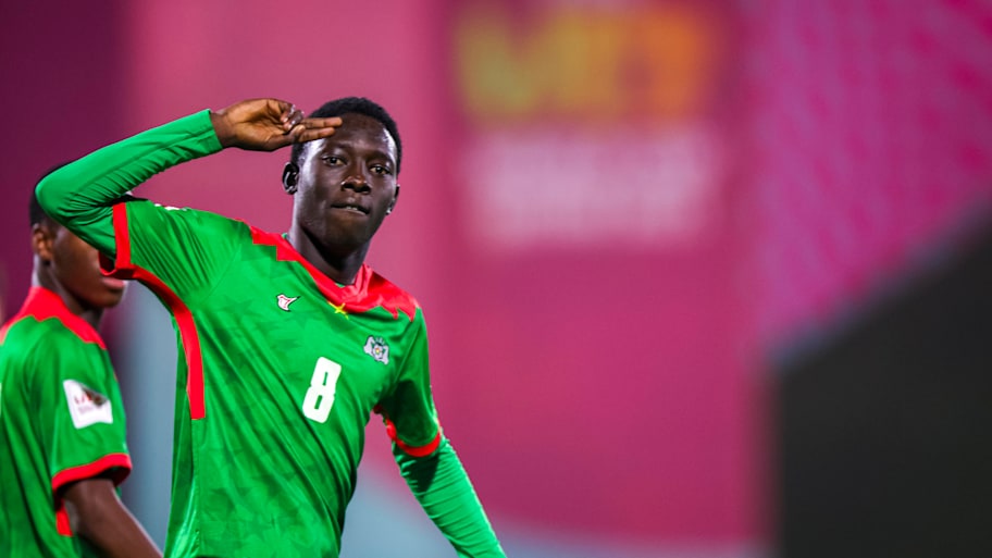 Chelsea leading race to sign 16-year-old ahead of Man City & Man United