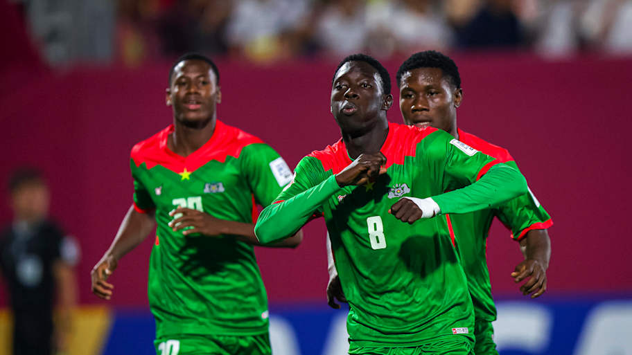 Chelsea leading race to sign 16-year-old ahead of Man City & Man United