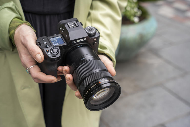 Fresh firmware alert: Fujifilm's X-series cameras and FT-HX file-transmitter get smarter