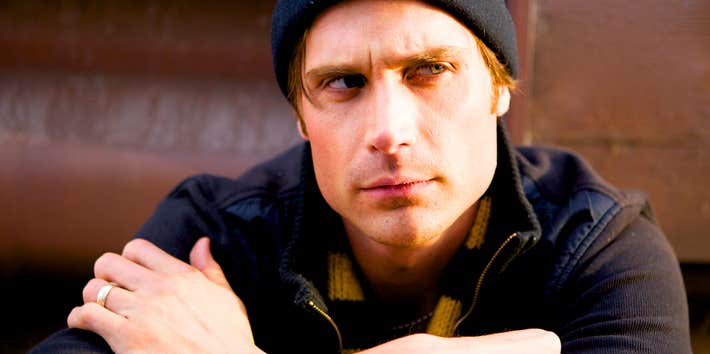 11 simple signs of low intelligence that show up in everyday behavior