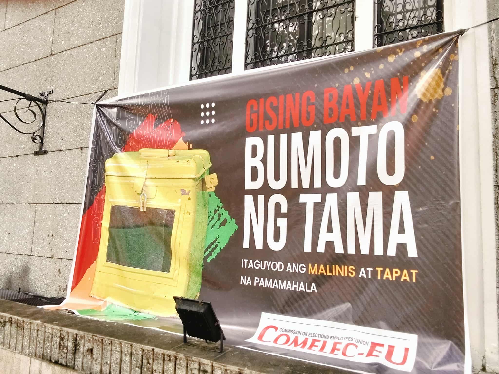 Comelec employees urge voters: Vote wisely