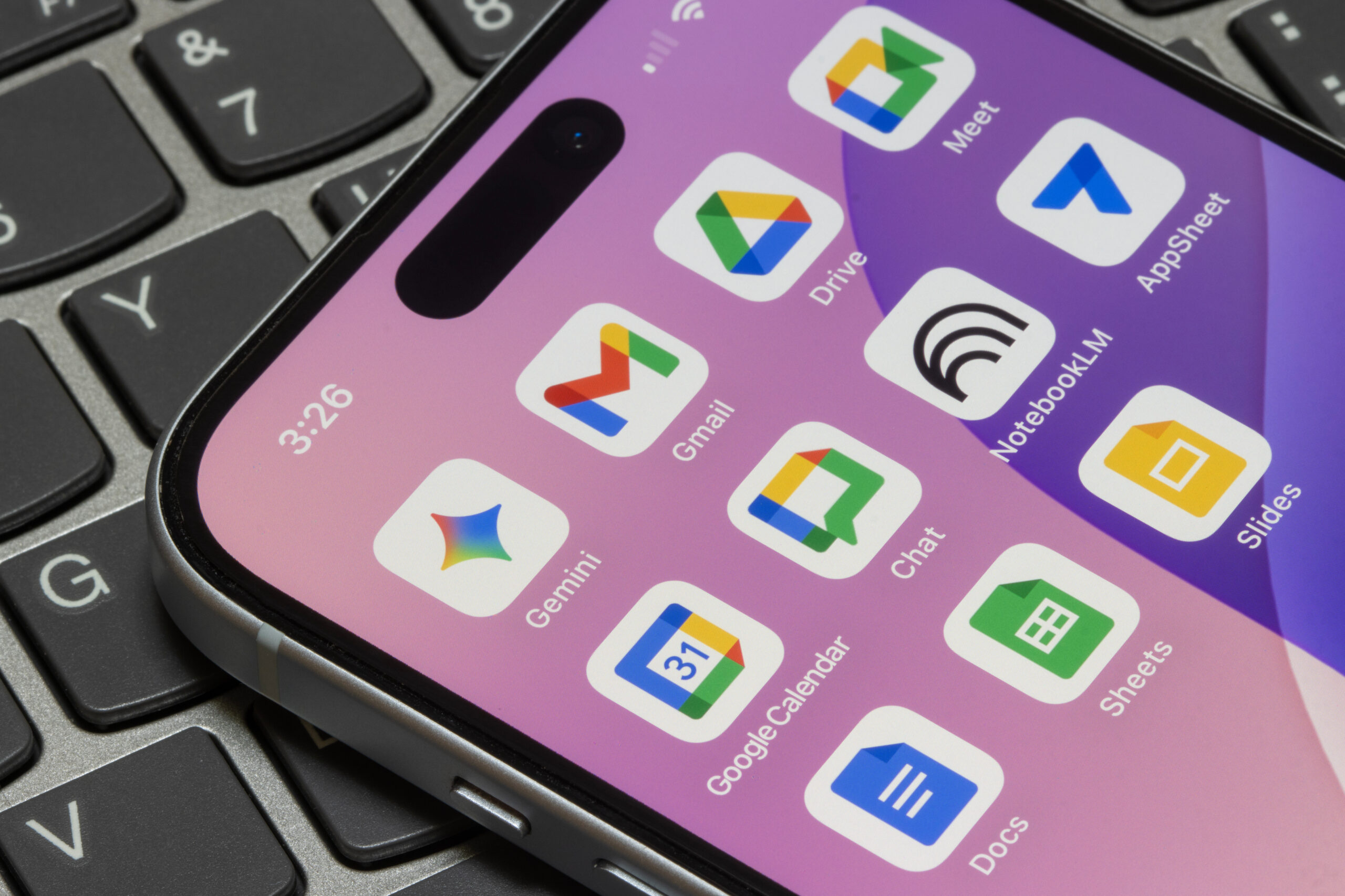 Google będzie udostępniać twojemu pracodawcy wszystkie wiadomości tekstowe