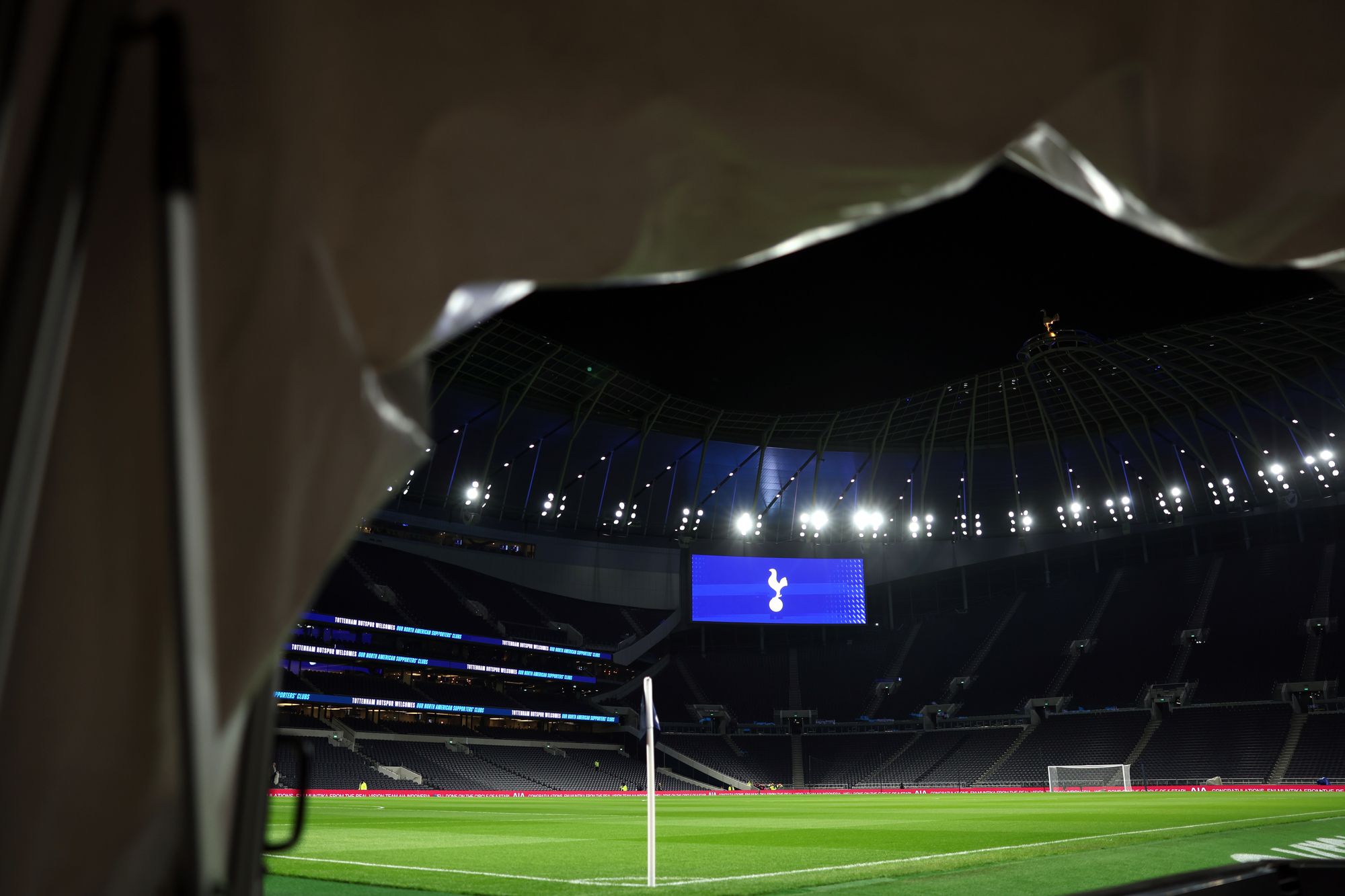 Tottenham show class with tribute to former Sunderland figure after sad ...