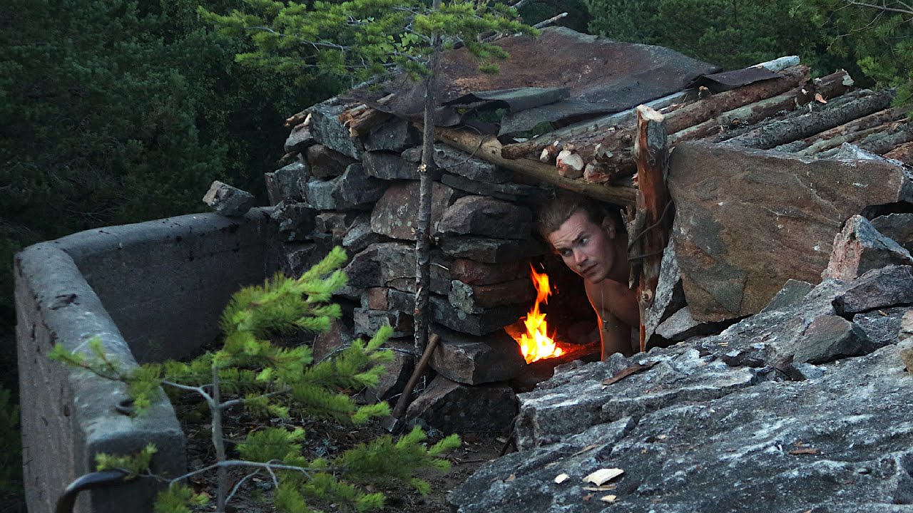 Building a survival shelter in Russian bunkers: 3-day bushcraft