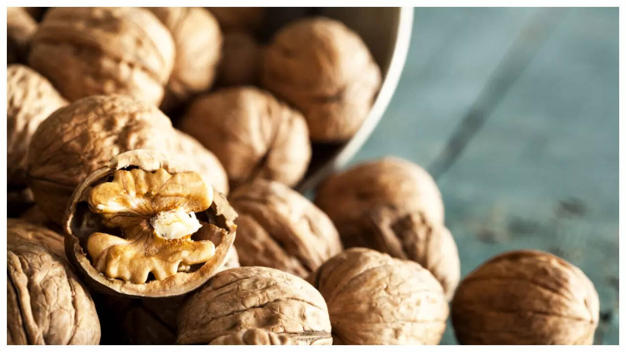 The right way to eat walnuts for maximum health benefits