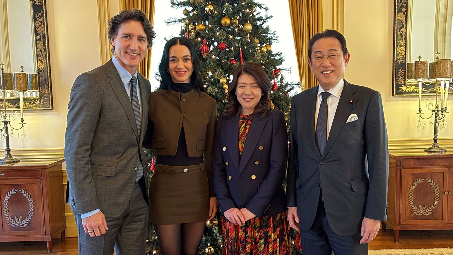 Im Mini-Rock! Katy Perry an Trudeaus Seite in Japan