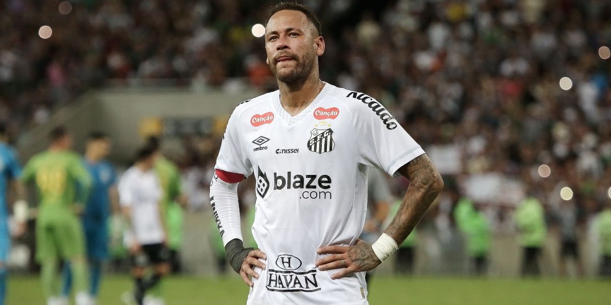 Neymar stays with Santos through 2026
