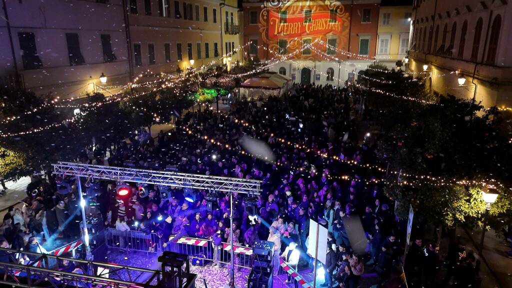 Capodanno più sicuro a Sarzana: stop a botti, giochi pirici e spray ...