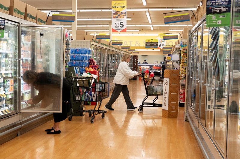 US consumer sentiment improves in early December