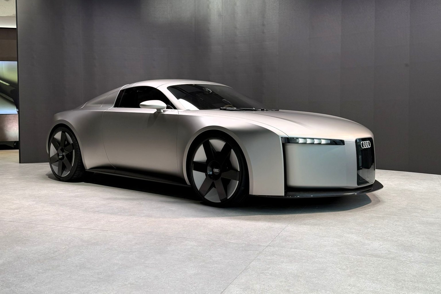Audi Concept C czerpie z TT. Aluminium, sieci rybackie i napęd elektryczny