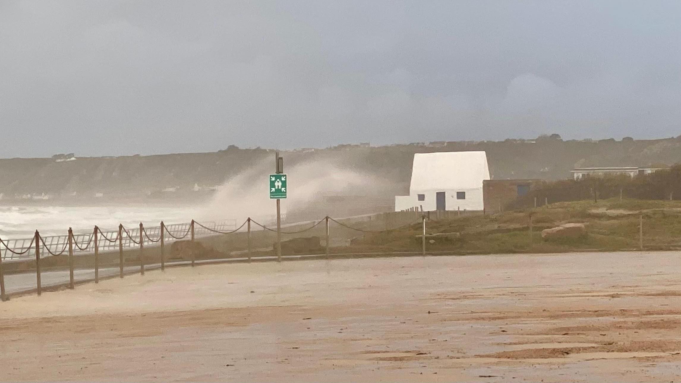 Tide warnings issued with large waves expected