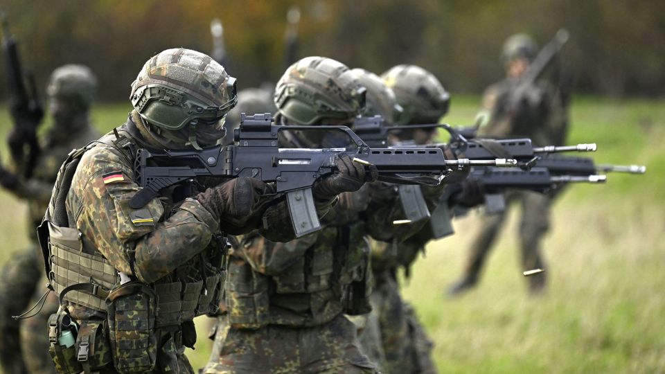 Parlamento de Alemania aprueba plan para atraer más reclutas militares ...