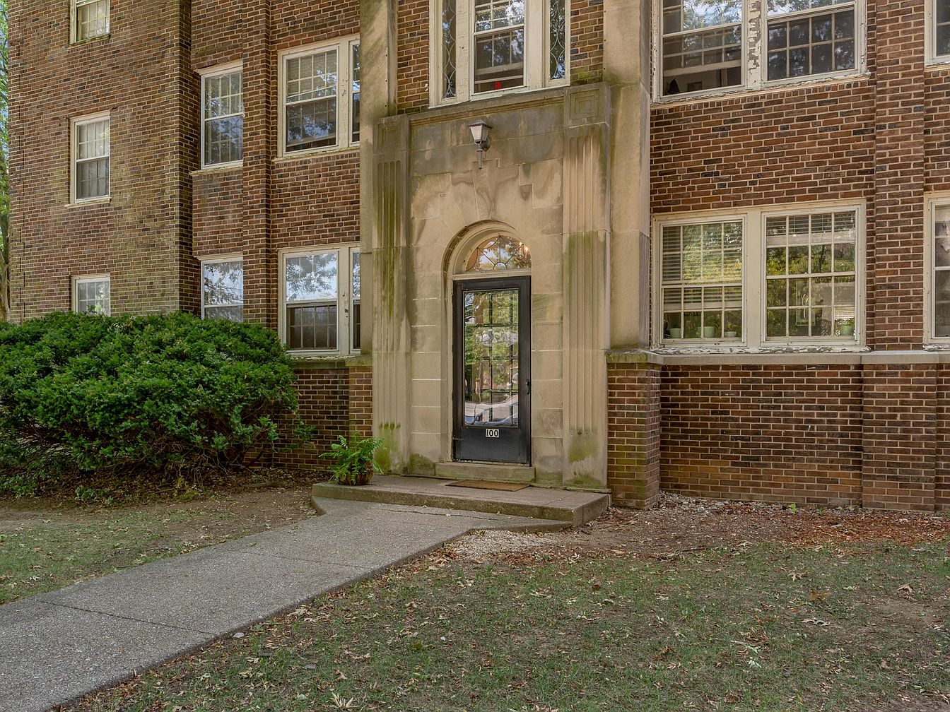 Step inside a 1929 steel-structure residence in Lexington, Kentucky ...