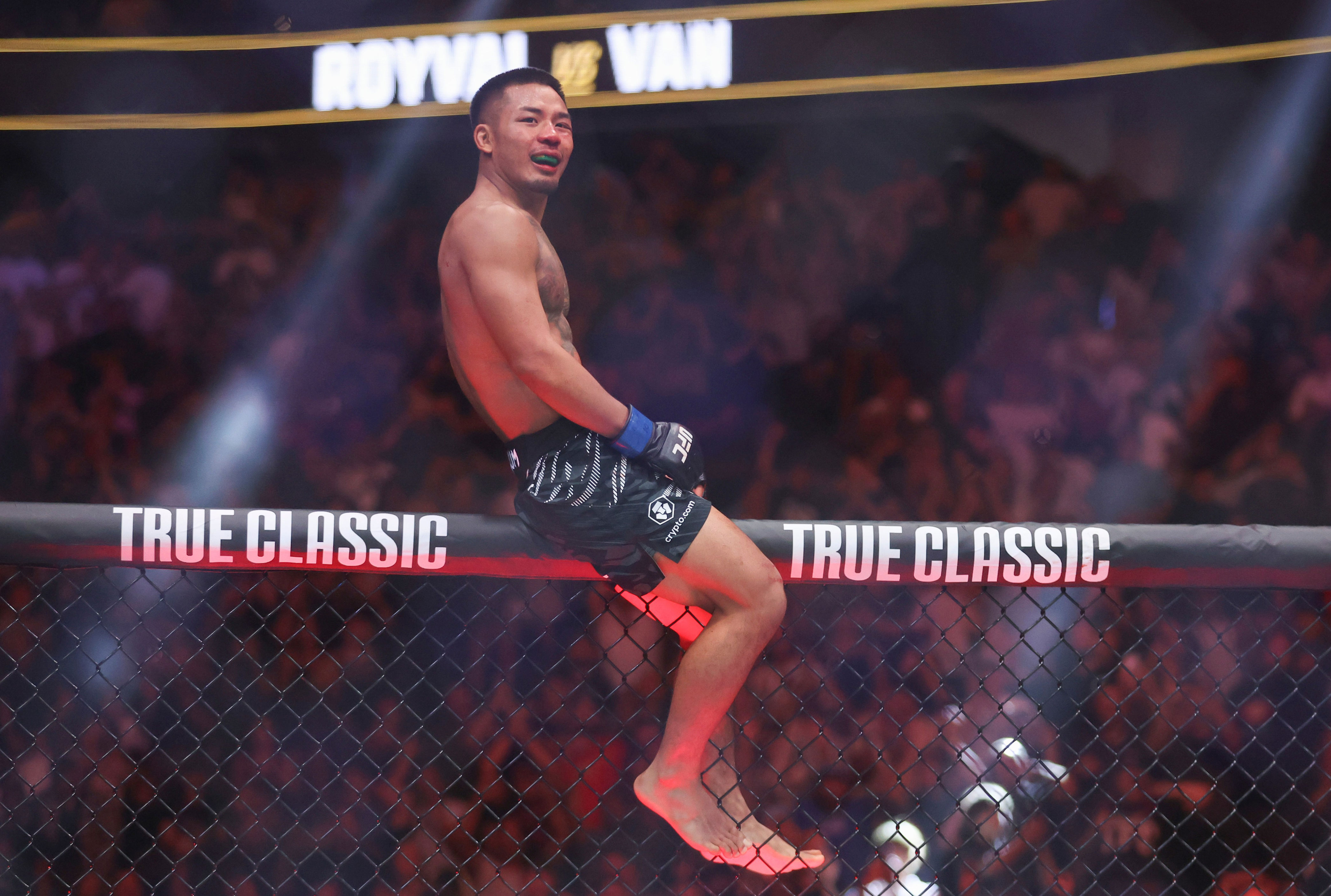 Alexandre Pantoja vs. Joshua Van: Odds, full fight preview and ...