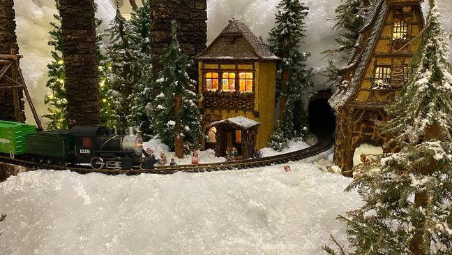 Columbus library brings back beloved holiday train display