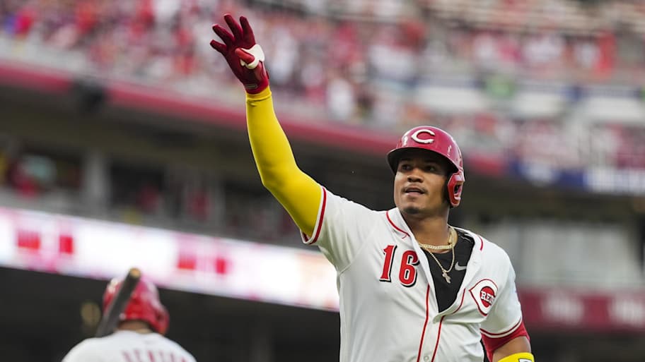 Reds reveal new jersey numbers for two players in 2026