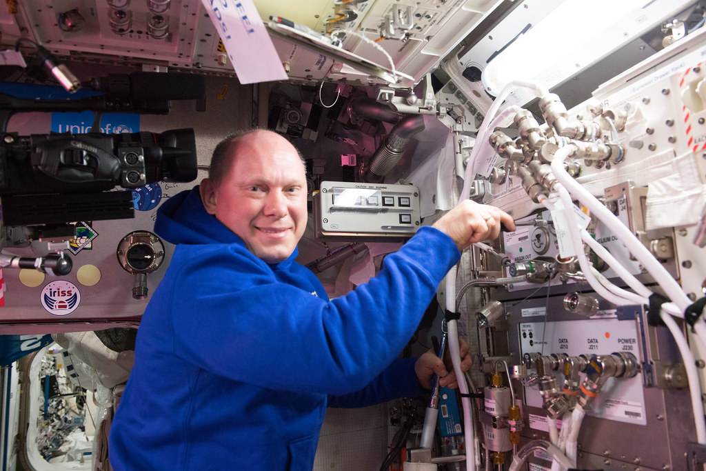 Veteran cosmonaut pulled from SpaceX crew over security breach allegations