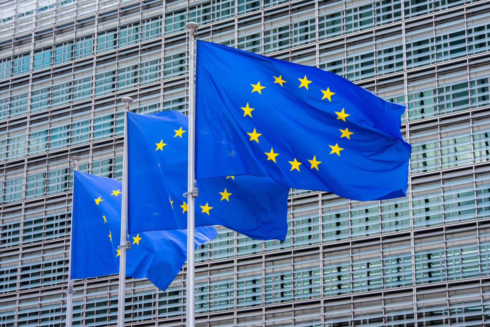 EU imposes €120 million fine on social media X