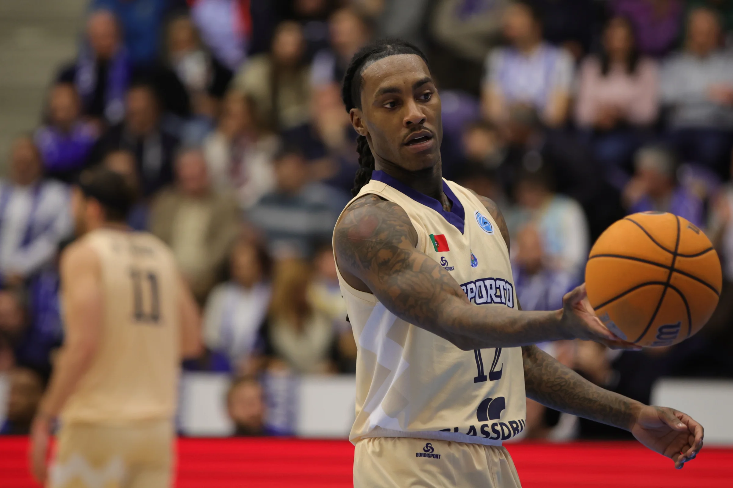Relégué avec Saint-Quentin, Cat Barber rejoue déjà
