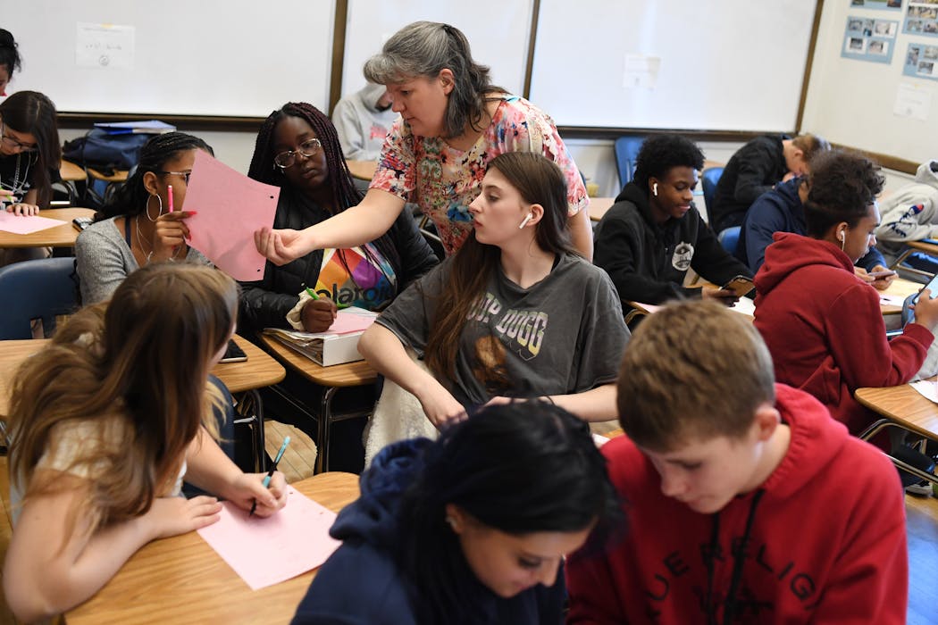 Girls and boys solve math problems differently – with similar short ...