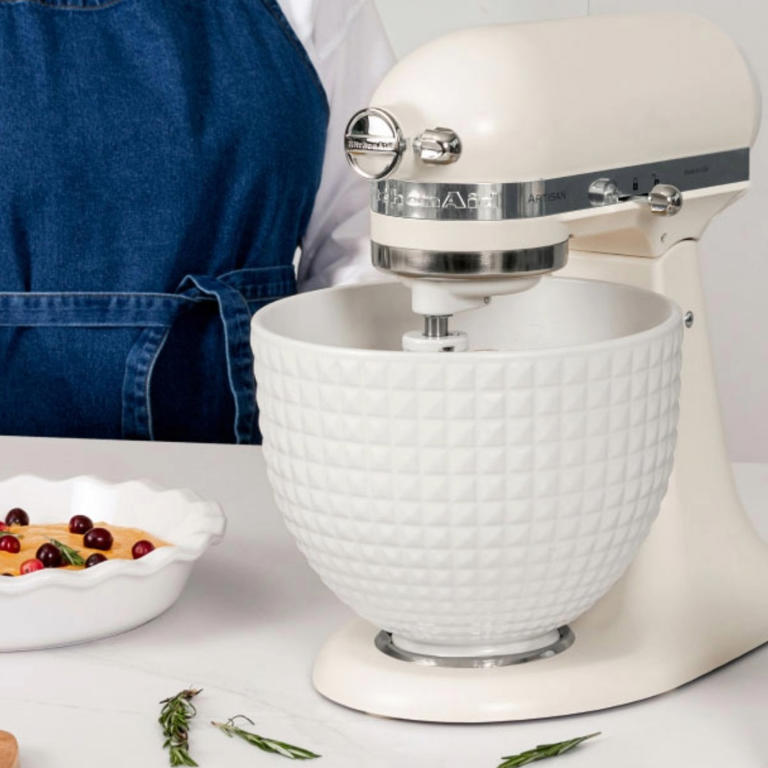 Maximalists look away! KitchenAid's newest range was made for all-white ...
