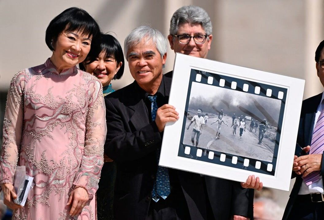 Controversy over credit for iconic Vietnam War photo