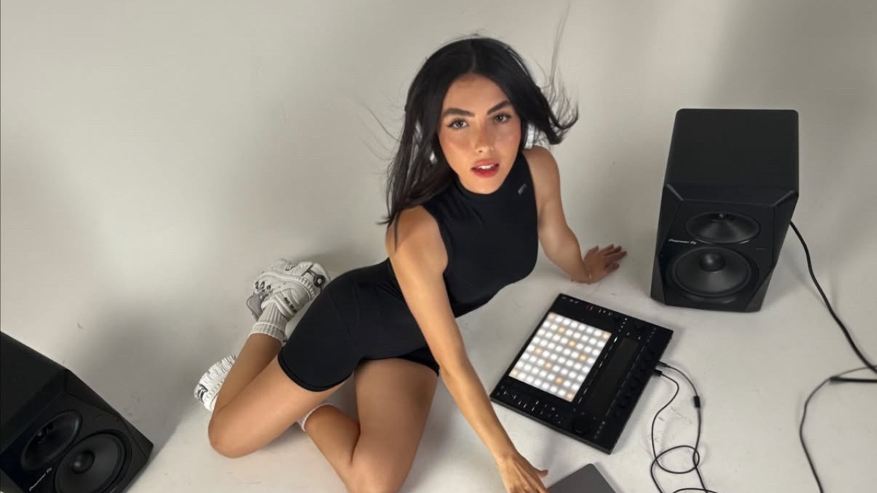 Did Andrea Botez Lose Her Hearing Popular Twitch Streamer Shares