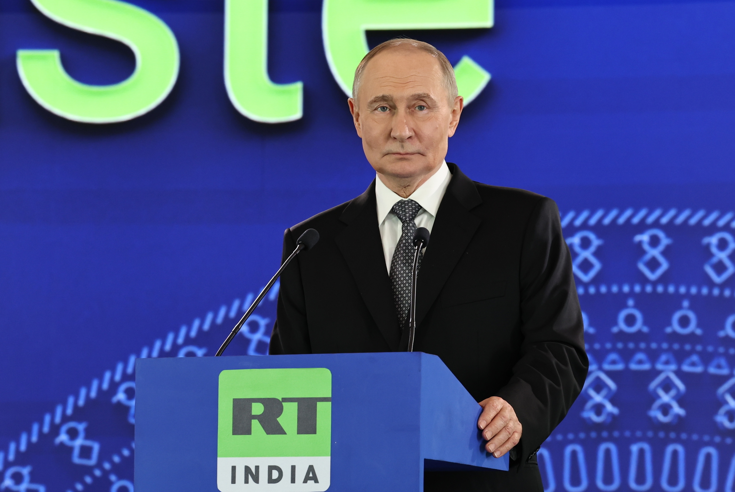 30% Italians say autocracies more adapted to spirit of times