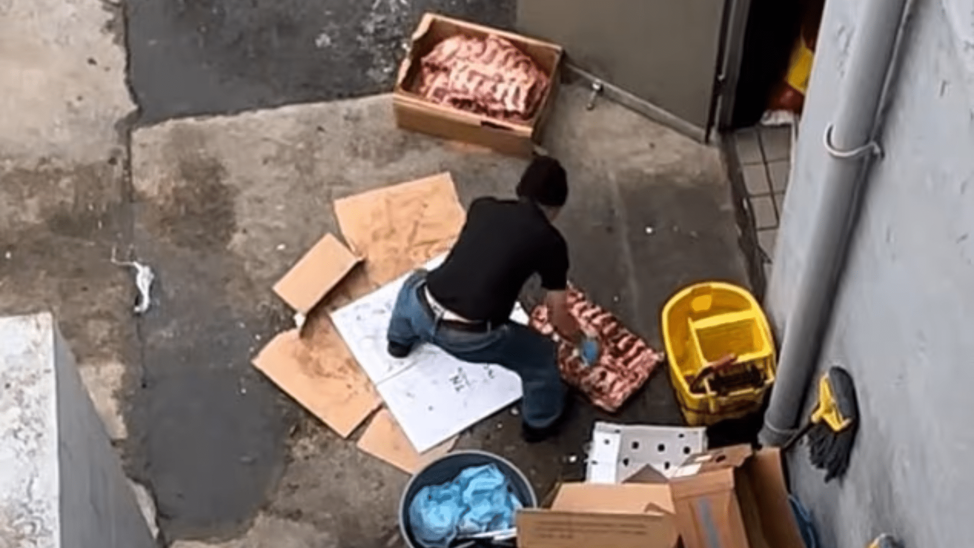 Restaurant shut down after 'very disturbing' video shows worker ...