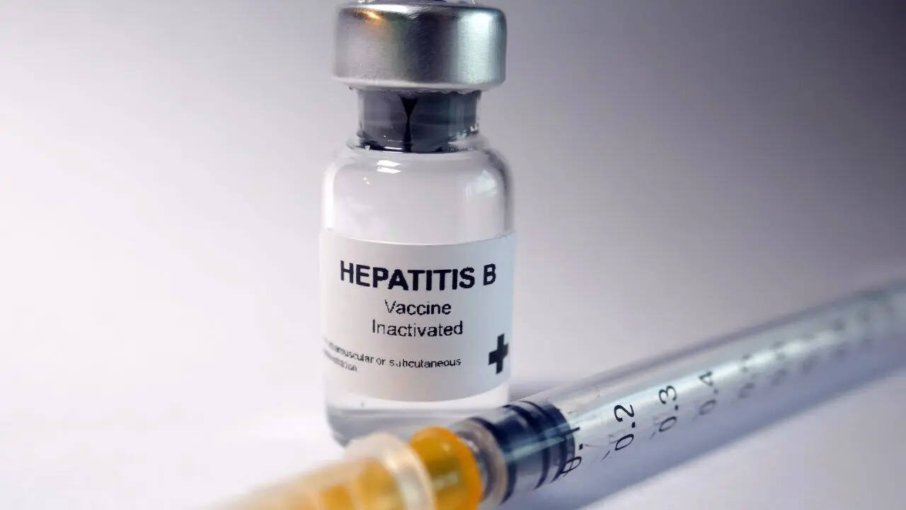Hep B vaccine: CDC panel changes guidance, no longer recommends ...