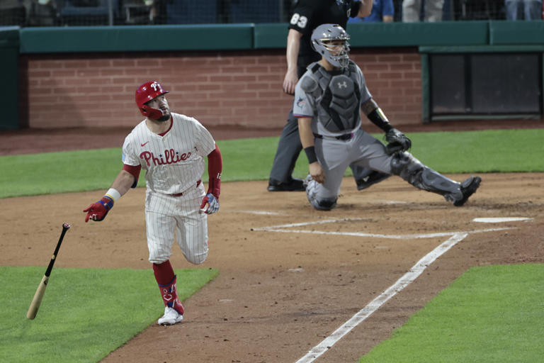 The Phillies can’t afford not to re-sign Kyle Schwarber