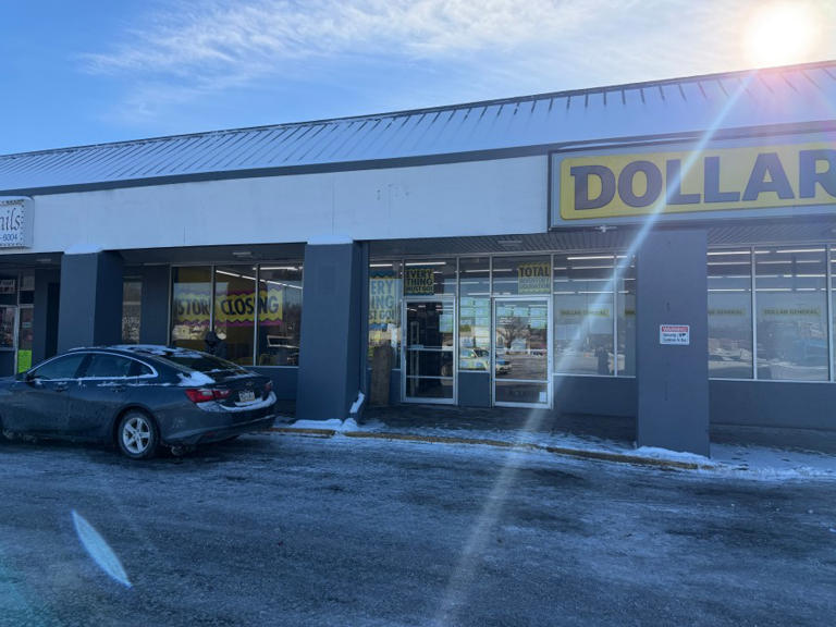 Dollar General in Valley Plaza closing for good