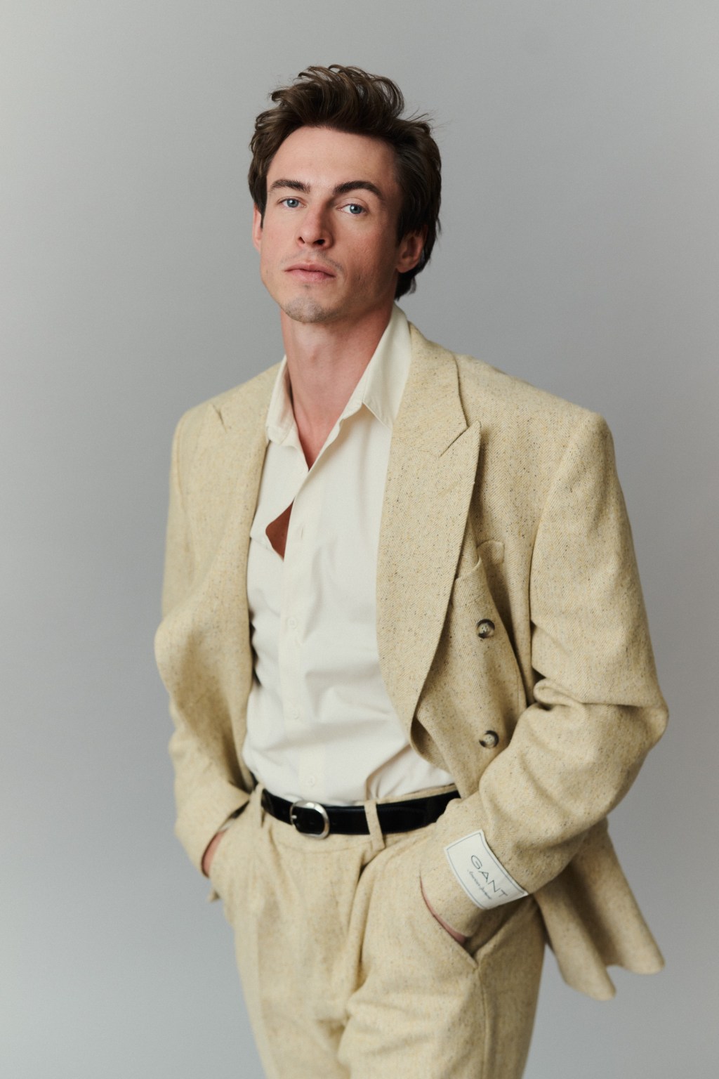 Ben Radcliffe brings the absurdity to 'Fackham Hall'