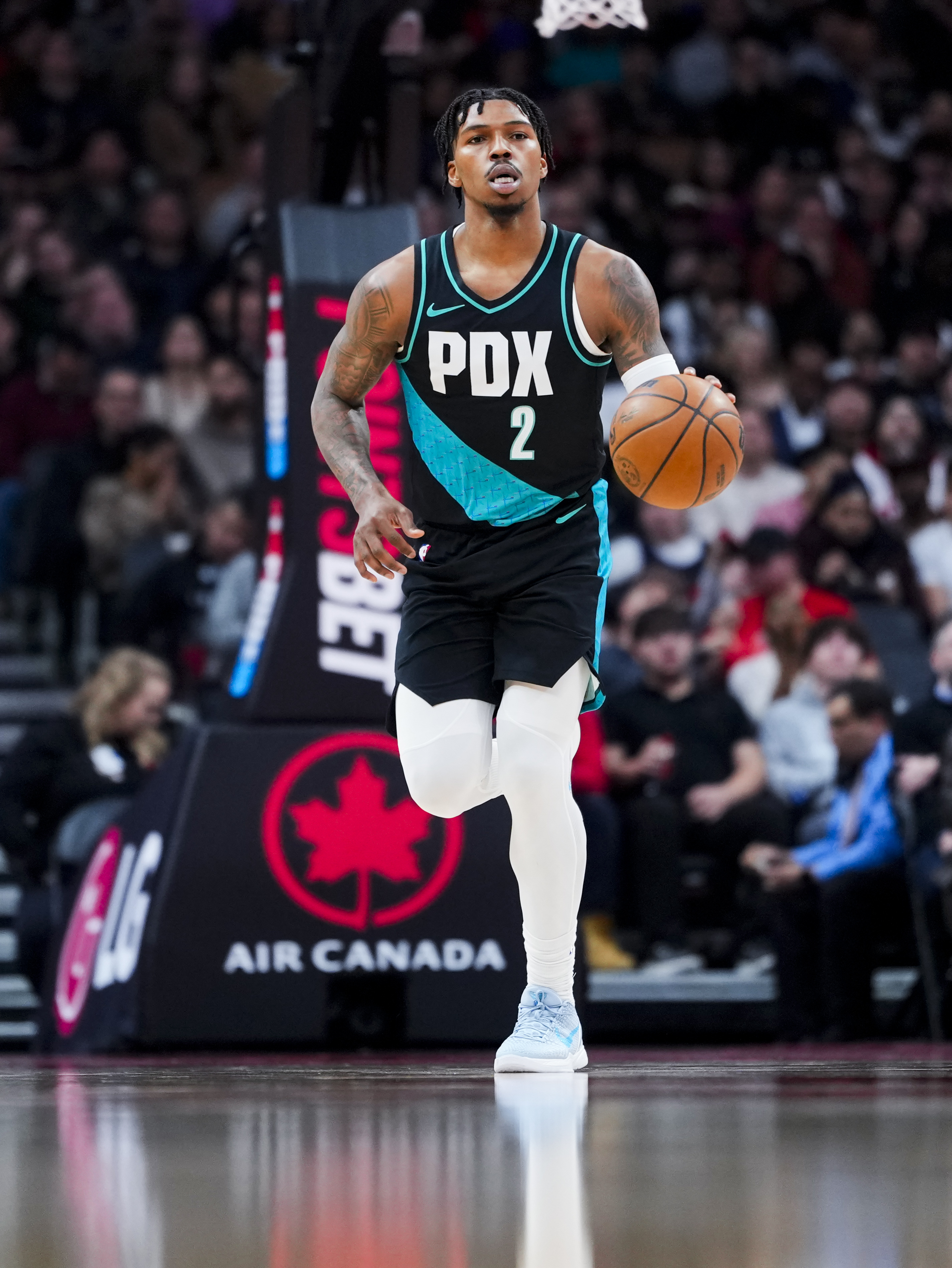 Blazers fans in love-hate relationship with two-way player