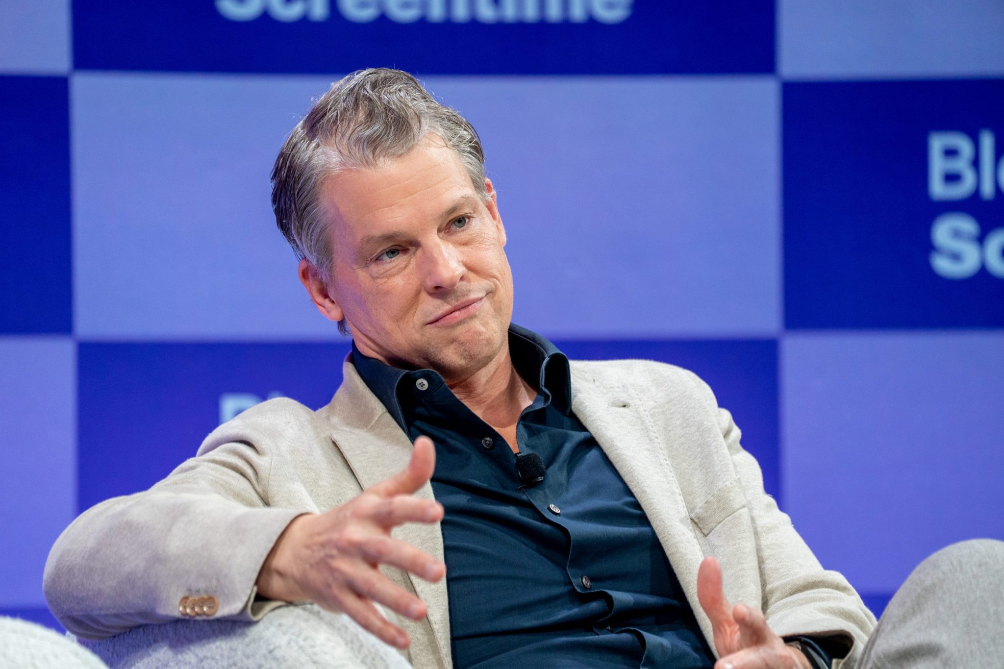 Top analyst says Netflix’s $72 billion bet on Warner Bros. isn’t about ...