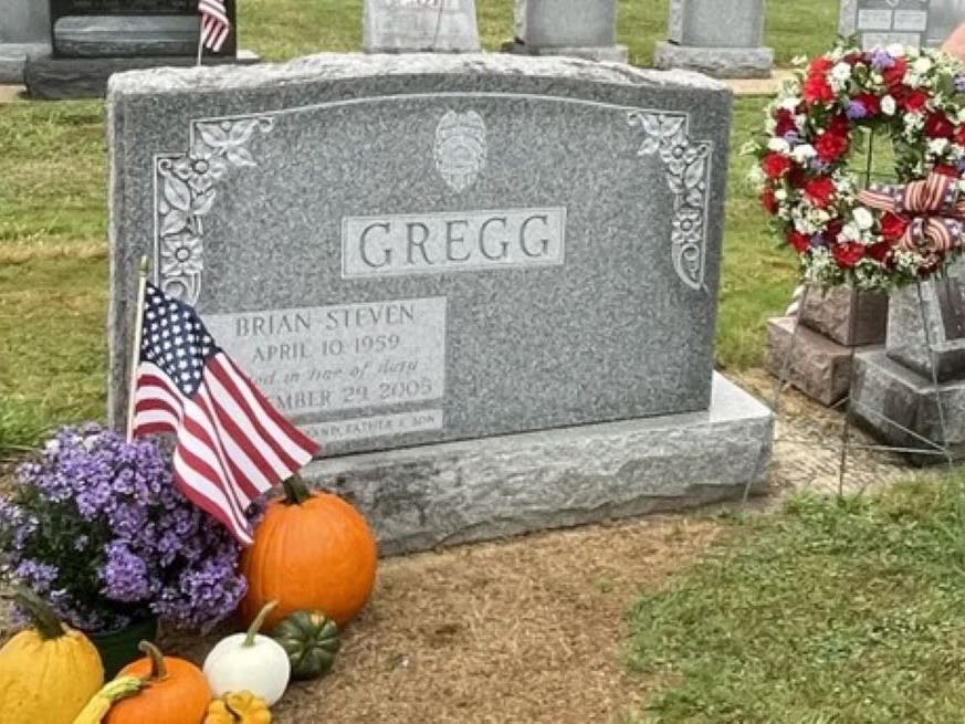 Fallen hero's wreath to be laid at the grave of Officer Gregg in Newtown