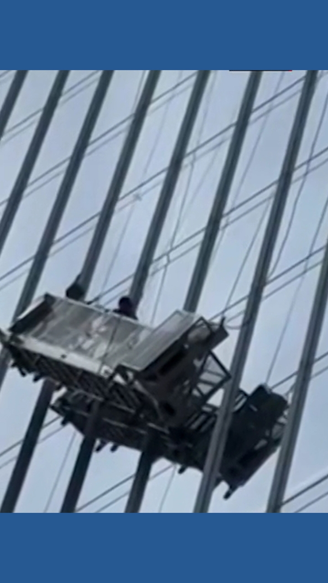 Window washers rescued in Virginia