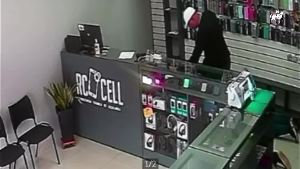 Empresário reage a assalto e mata ladrão e cliente em Curitiba