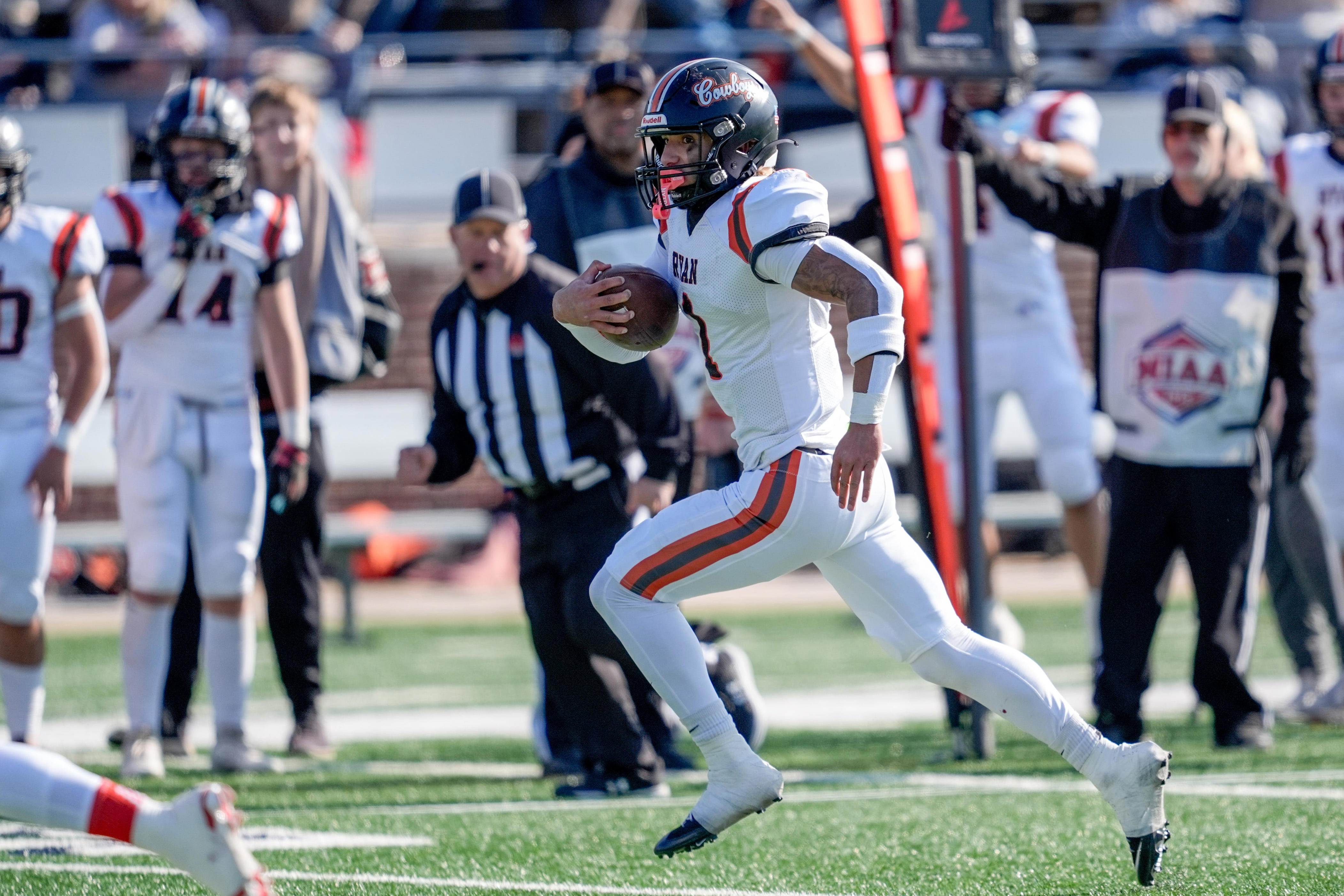 Medford vs Ryan live updates, score in OSSAA Class C football ...