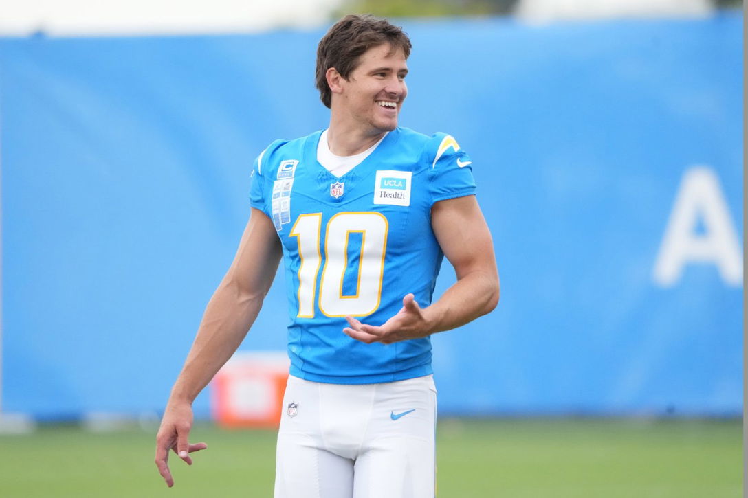 Chargers fans swoon over Justin Herbert pic: 'I'm not gay but that man ...