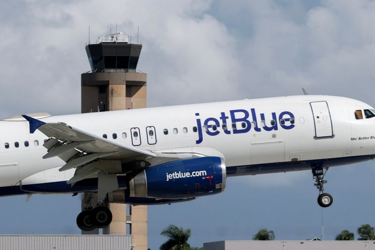 JetBlue flight dodges midair collision with Air Force near Venezuela