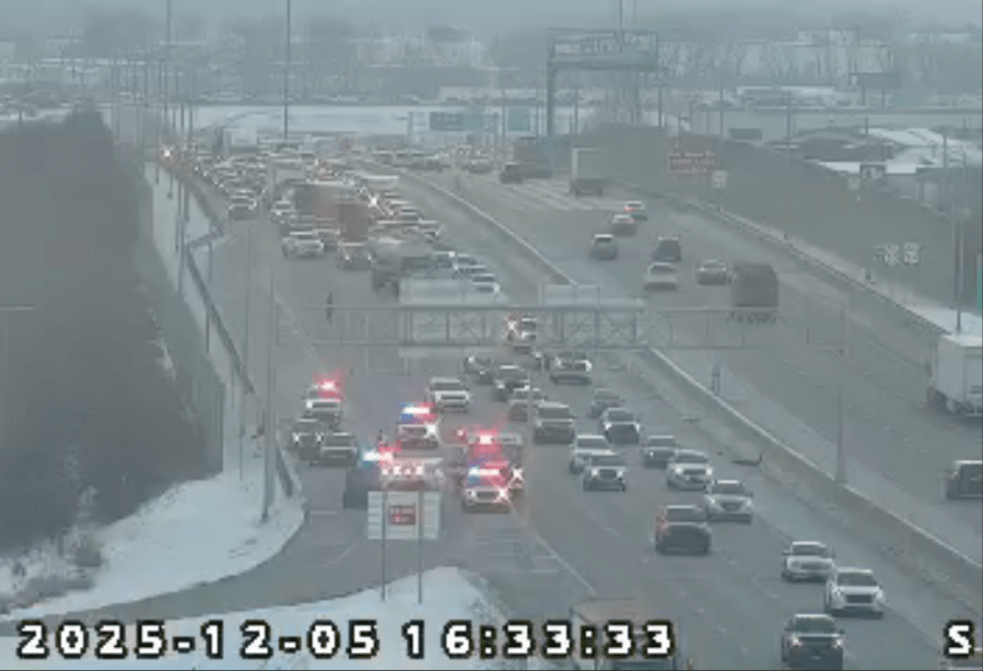 I-69 opened to 2 lanes following crash near Coldwater Road