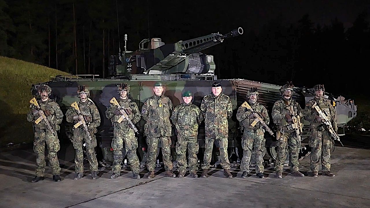 German soldiers receive new G95 assault rifles