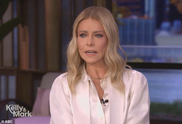Kelly Ripa admits to making plane etiquette faux pas after 'aggressive ...