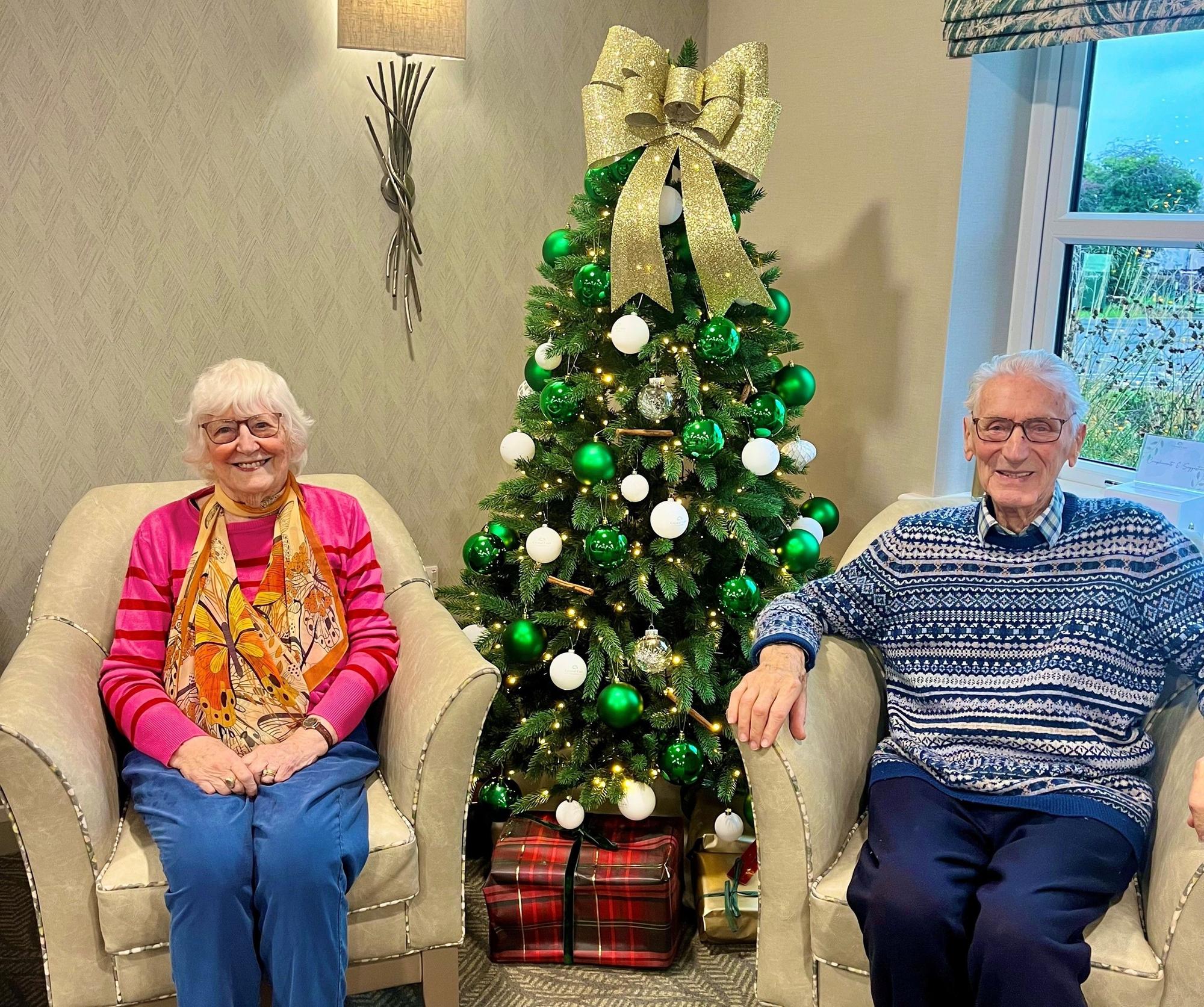 71 years side by side: Clitheroe care home couple share their childhood ...