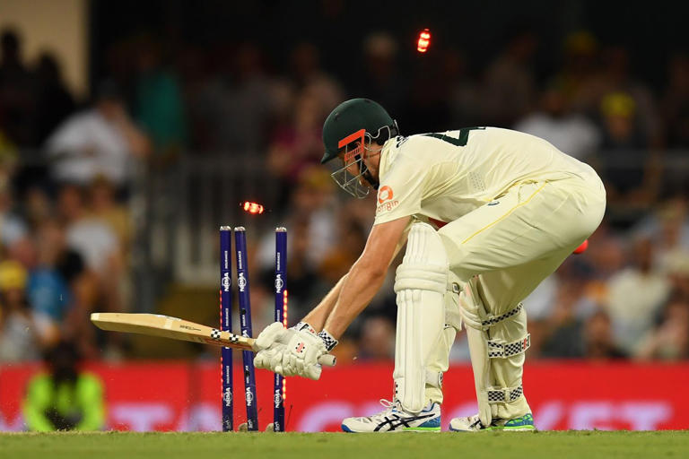 Australia wait to count cost of crazy floodlit passage