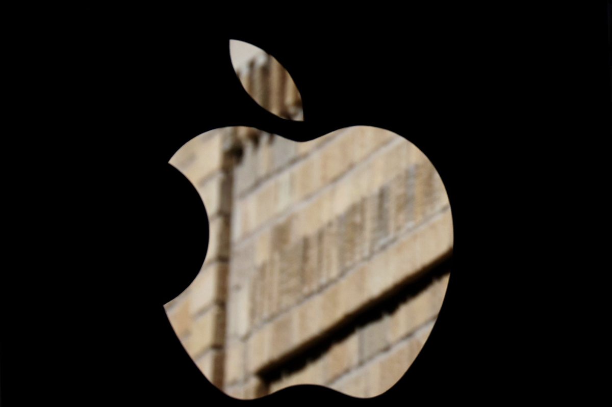 Apple announces departure of general counsel, VP of policy